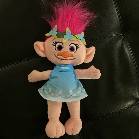 Dreamworks | Toys | Like New Dreamworks Trolls Baby Poppy Hug N Plush ...